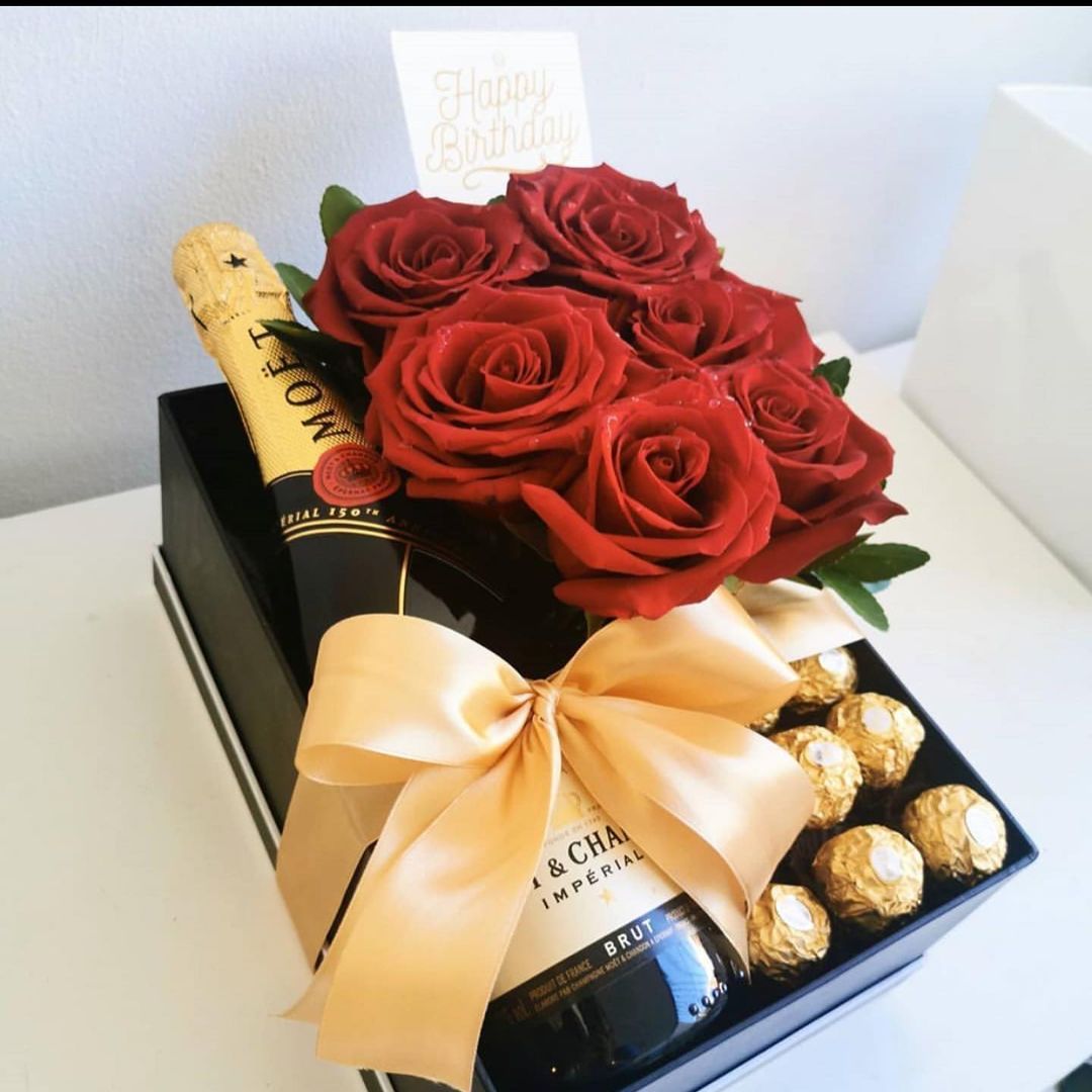 Moet & Flower Gift Combo - Fab Florist Kenya | Best Flower Shop in ...